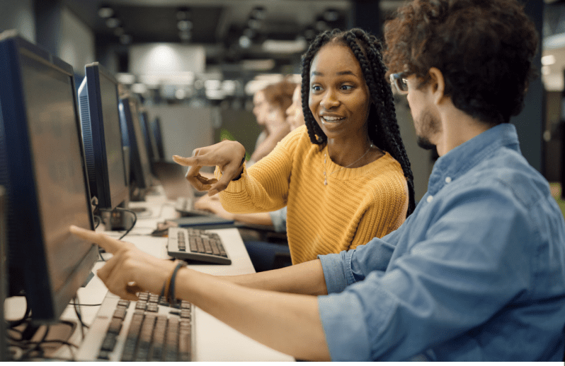 Higher Education Voices: College Students’ Attitudes Toward Data ...