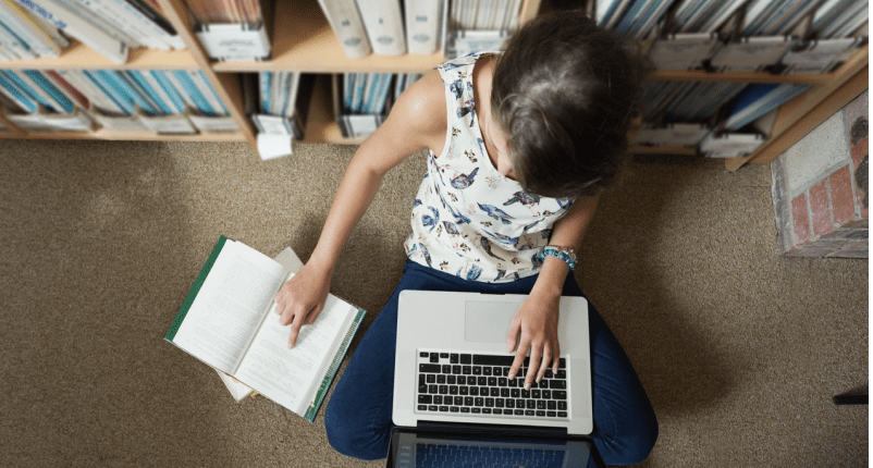 Higher Education Voices: College Students’ Attitudes Toward Data ...